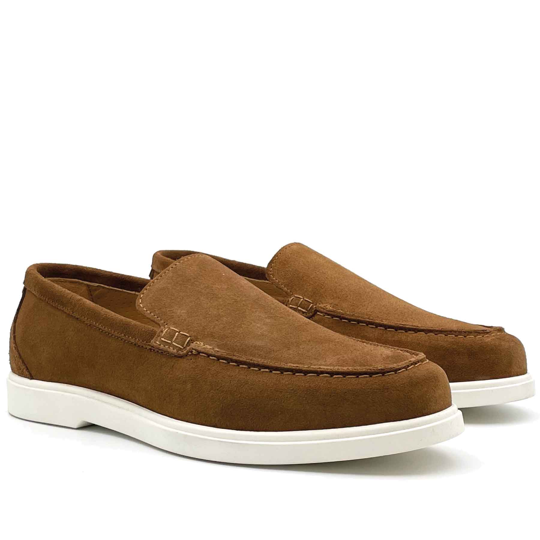 Loake Tuscany Chestnut Suede Loafer -Köp online här - SKOBAREN